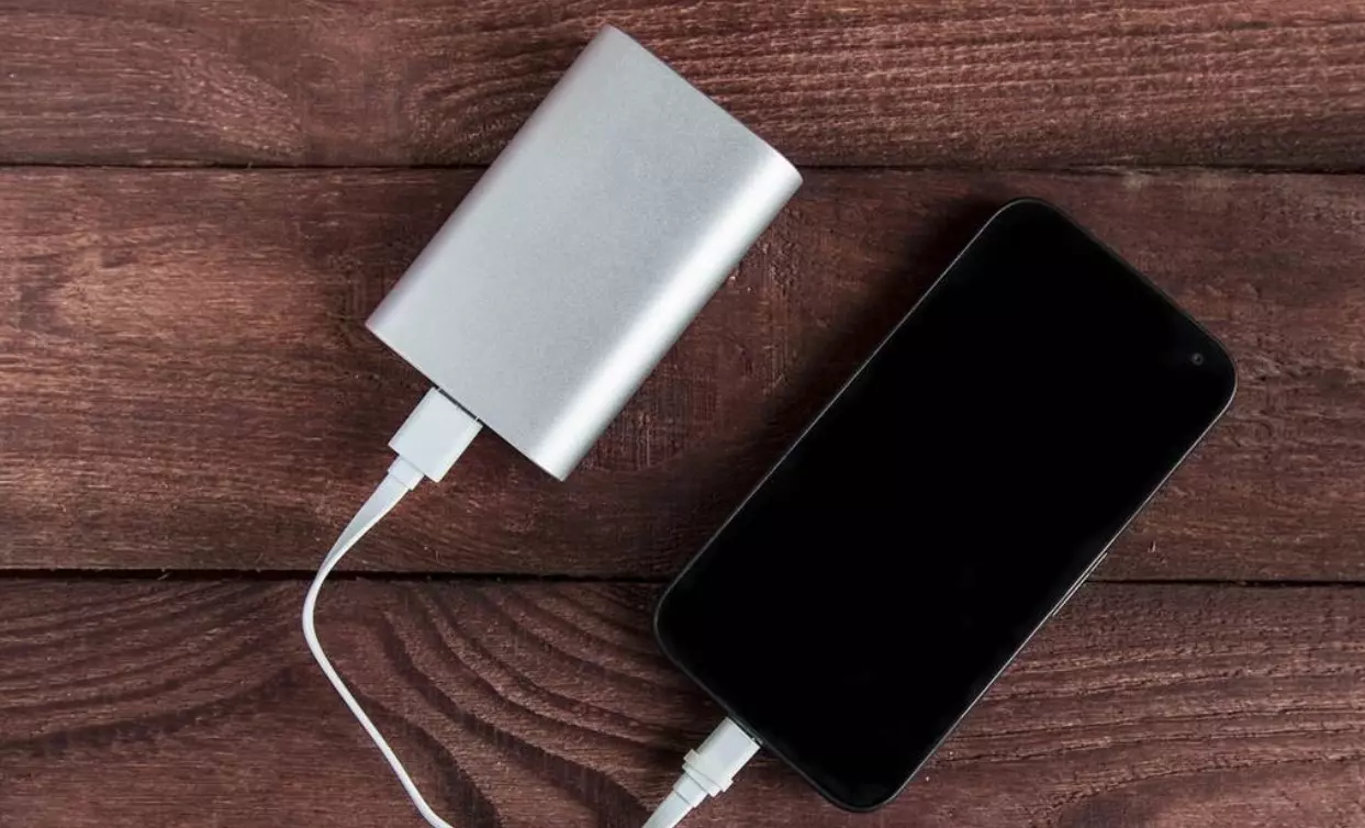 10 Ways to Keep Your Smart Gadgets Charged While Traveling - The .ISO zone