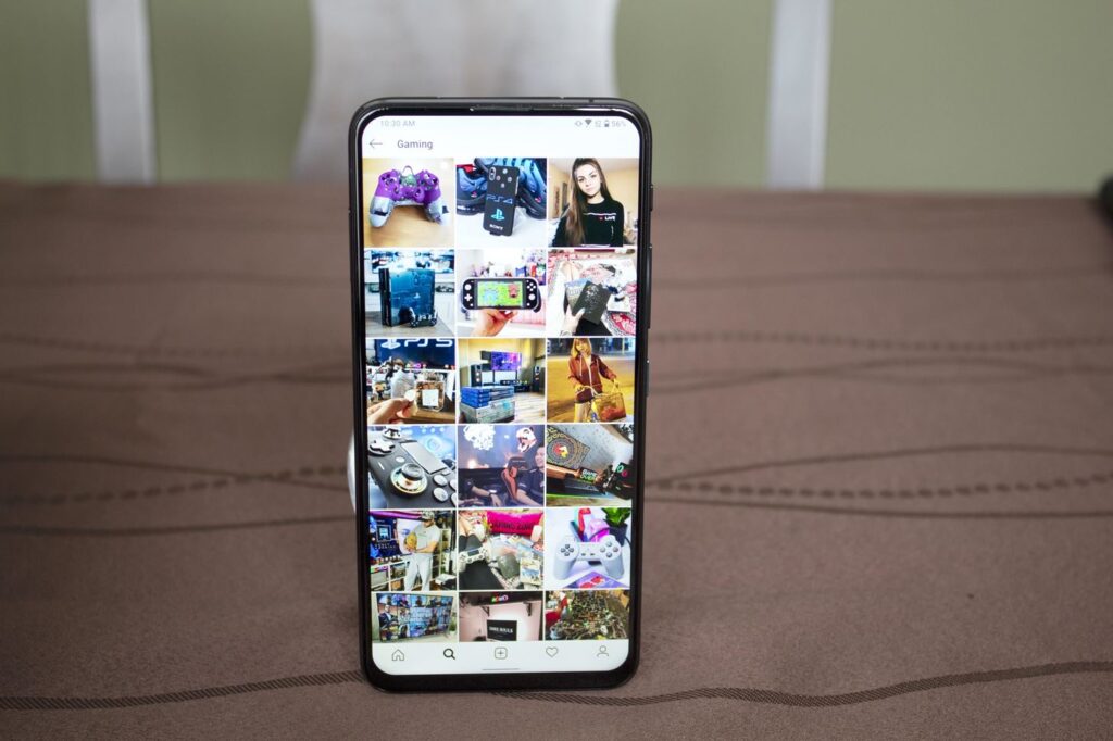 3 Best Phones for Instagram Photos - The .ISO zone