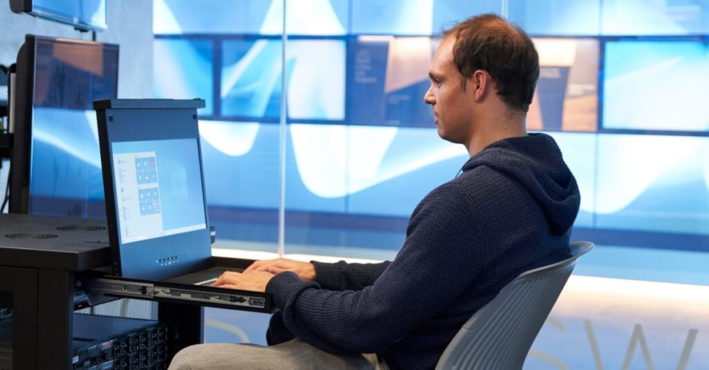 How Does A Hosted Desktop Work? 5 Things To Know - The .ISO zone